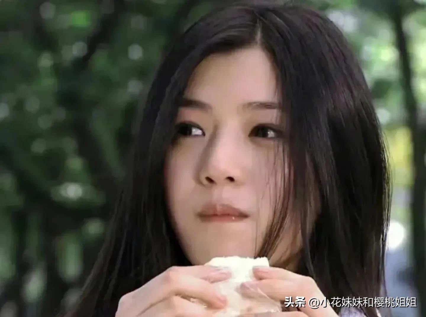 The baby-faced Chen Xiyan is too anti-aging, the ball head with black ...