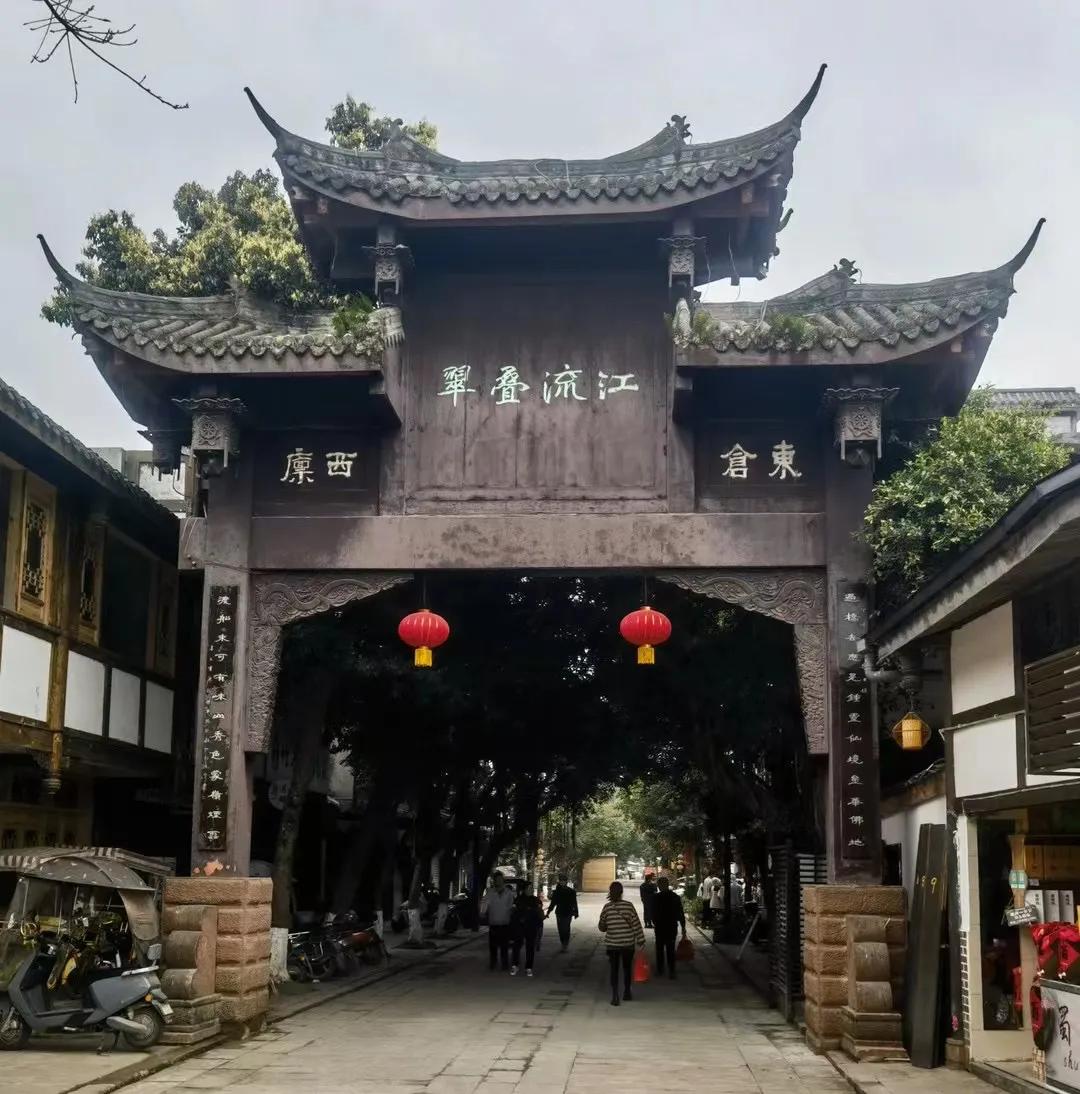 Stepping on the millennium post road, looking for the footsteps of the ...