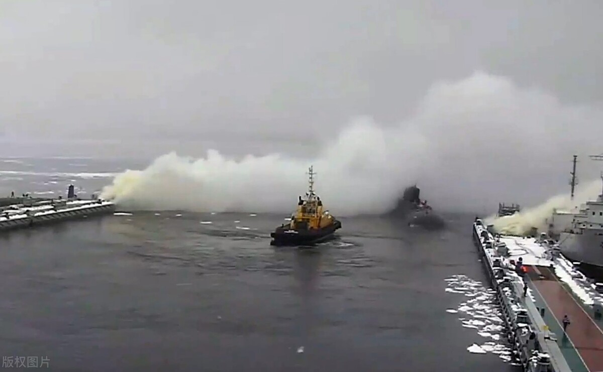 Japan-Russia 'Cargo Ship War': Is Weak Pacific Fleet Really Scary? - iNEWS