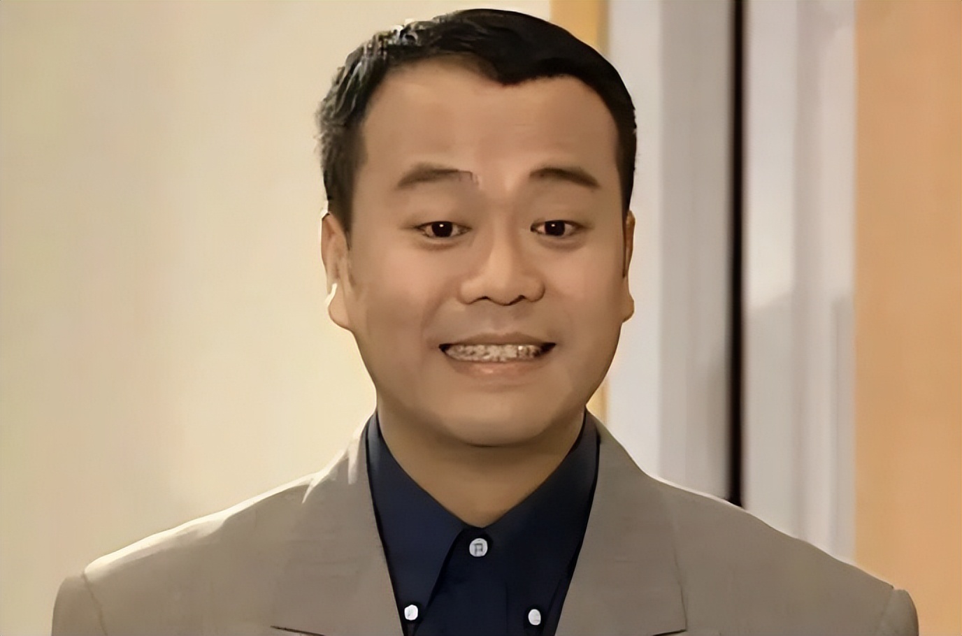 Former TVB boss Xiaosheng and his wealthy wife celebrated their birthday in a low-key manner ...