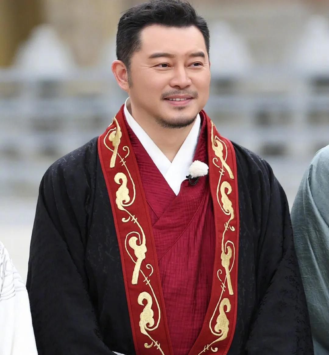 Run, brother, looking for biscuits in the flour, Li Chen and Xue Kaiqi ...