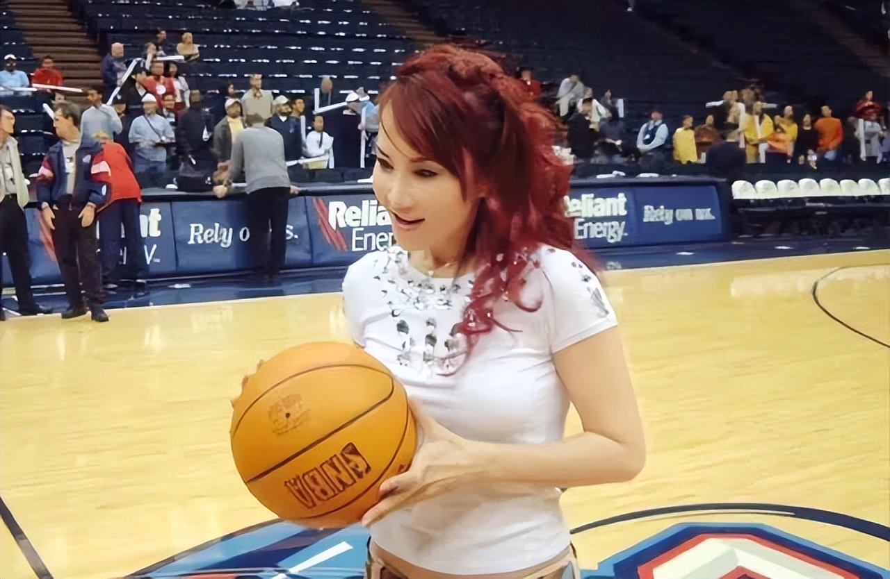 Coco Lee is gone. She is the first Chinese singer to sing in the NBA ...