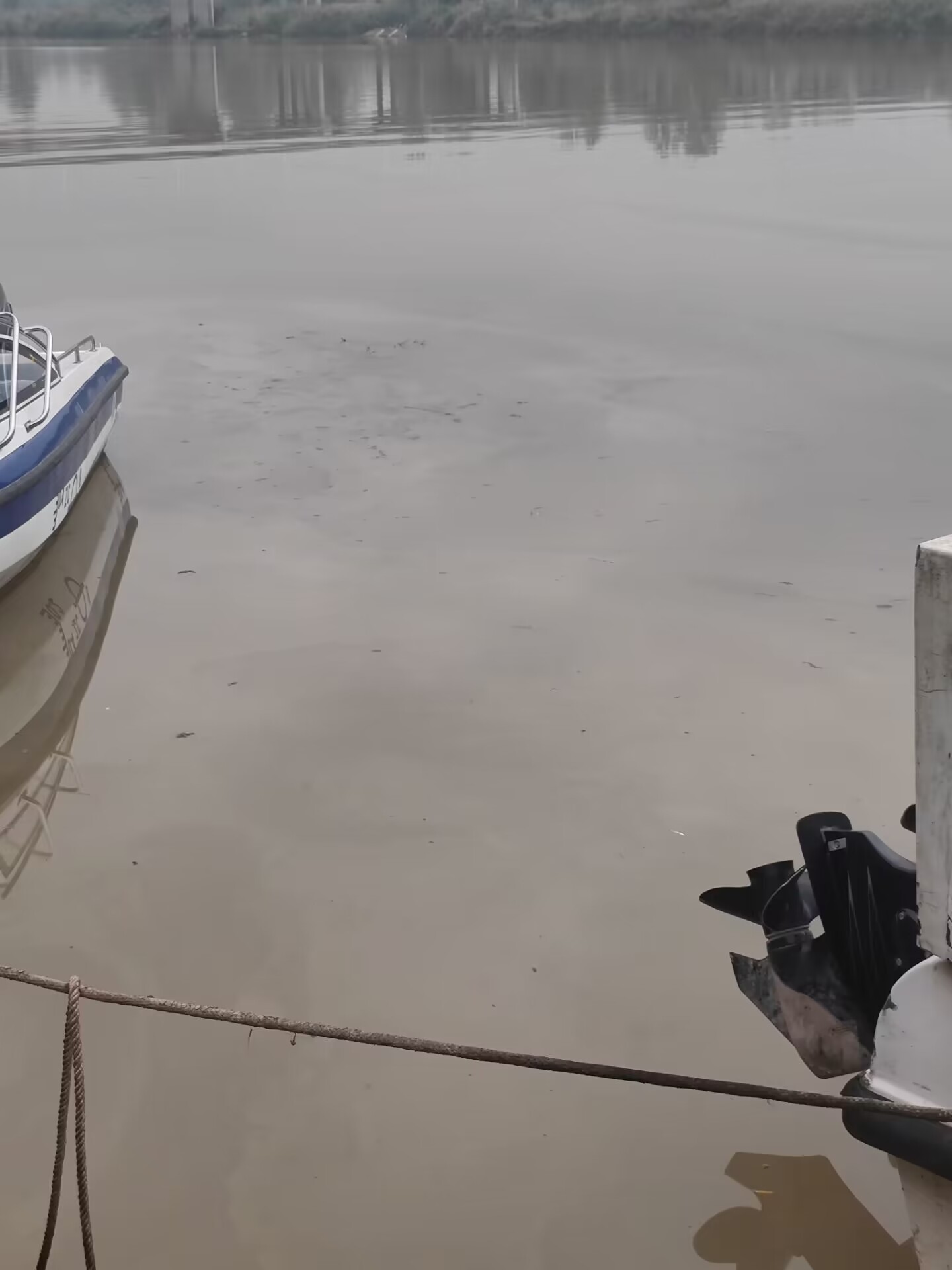 Walking along the Jialing River in the Sangzi Scenic Spot in Peng'an, I ...