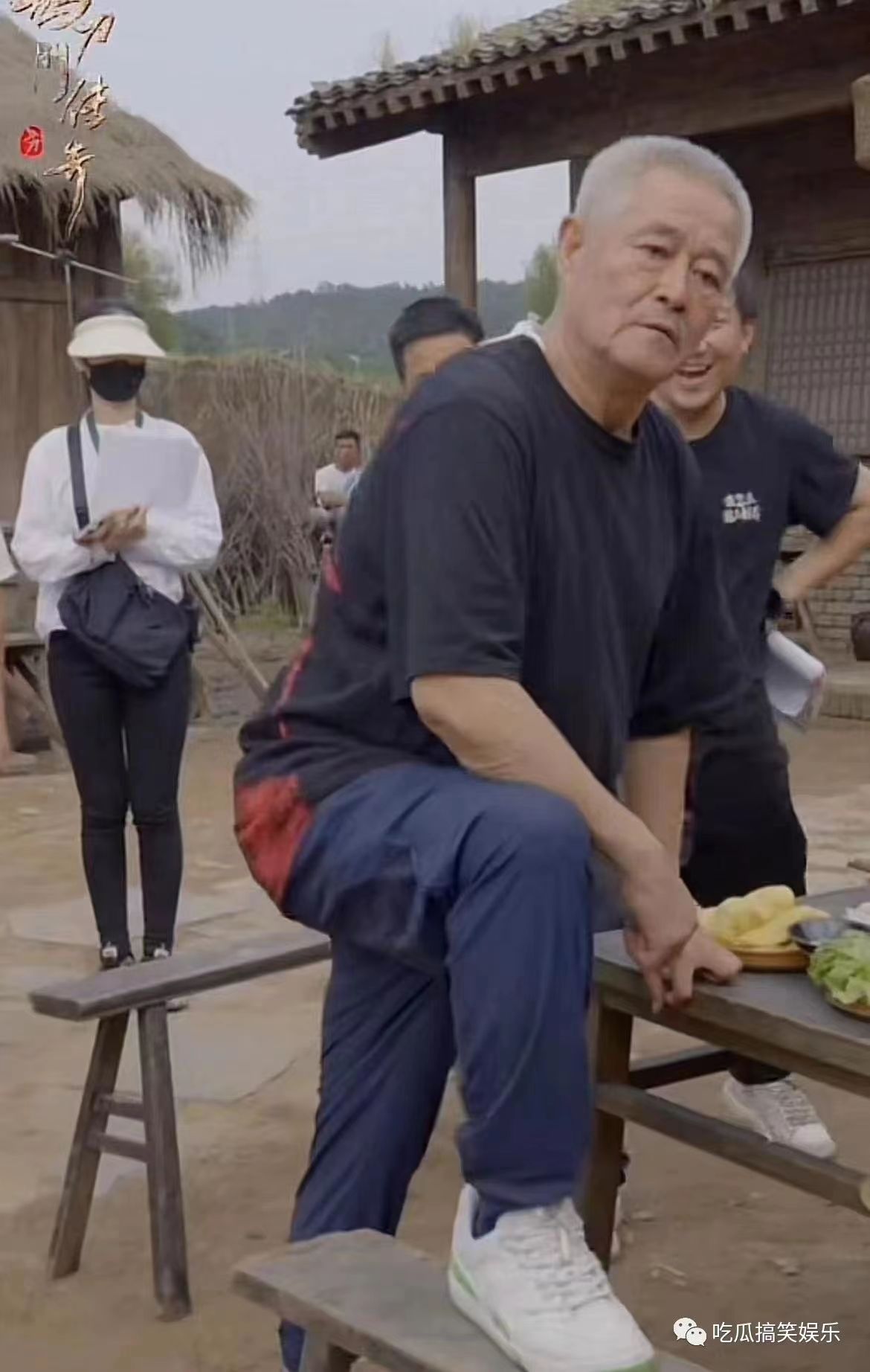 Ma Lijuan carried a 50,000-yuan bag and flew in business class. She ...