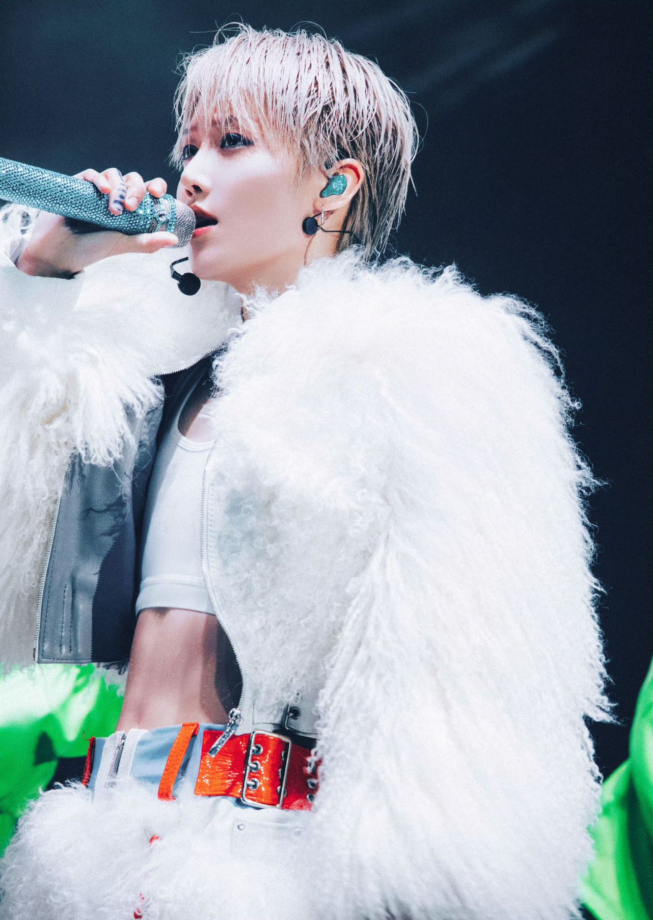 Liu Yuxin officially announced the four-city tour, the first female ...