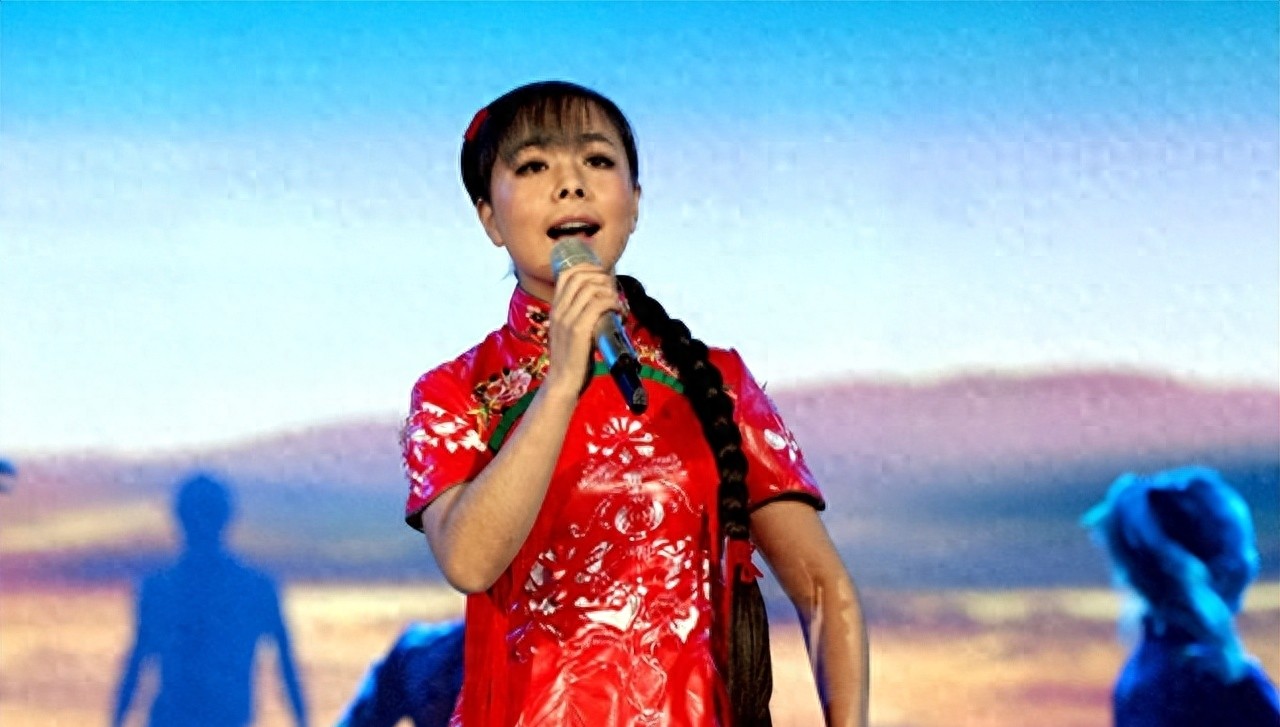 So he was pretending all along? Grassroots singer Wang Erni's identity ...