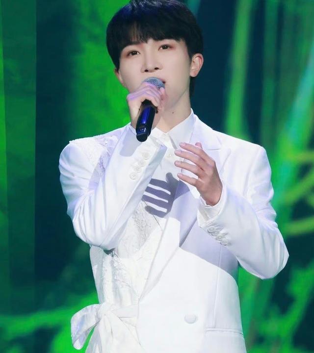 The official announcement, Zhou Shen participated in Weibo night, won a ...