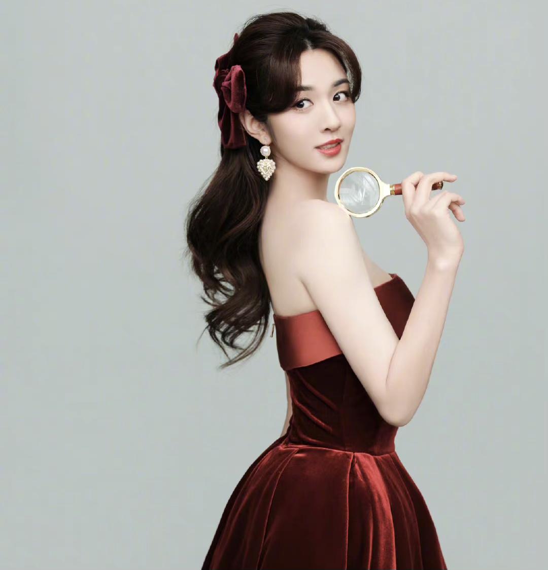 Zhao Liying, Luo Yunxi, Wu Qian, Bai Yu, Ni Ni, Qiao Xin, Wang Xiaochen - iNEWS