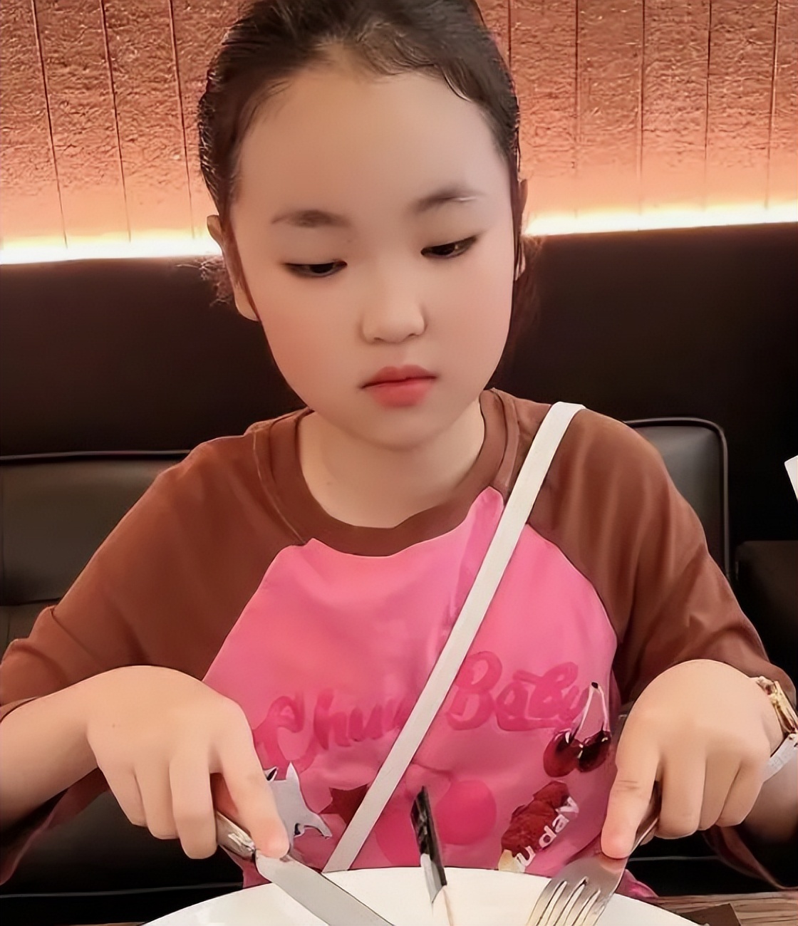 Liu Neng's family portrait was exposed, her daughter's appearance was ...