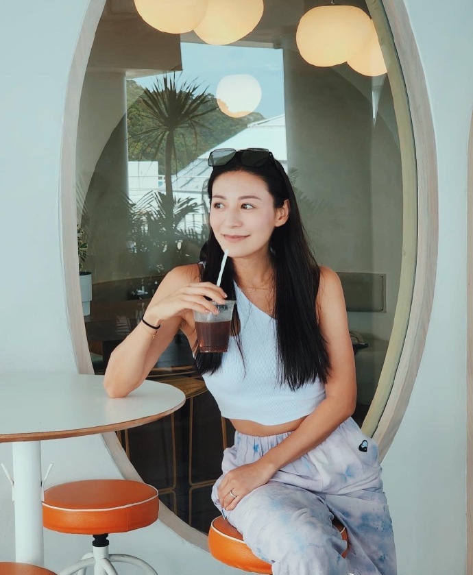 The former female singer Jiang Ruolin turned into a mother-to-be and ...