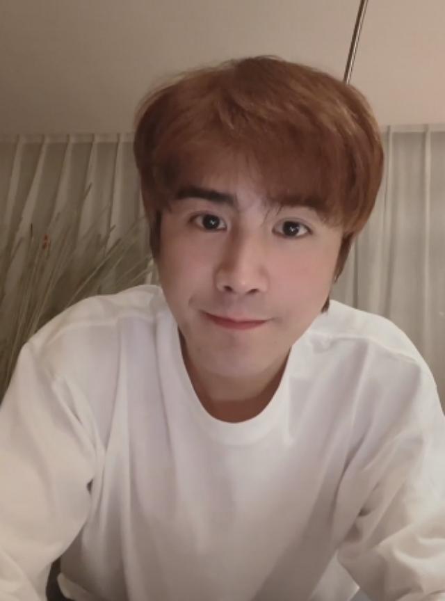 Jiang Chao ate supper in the middle of the night, secretly photographed ...