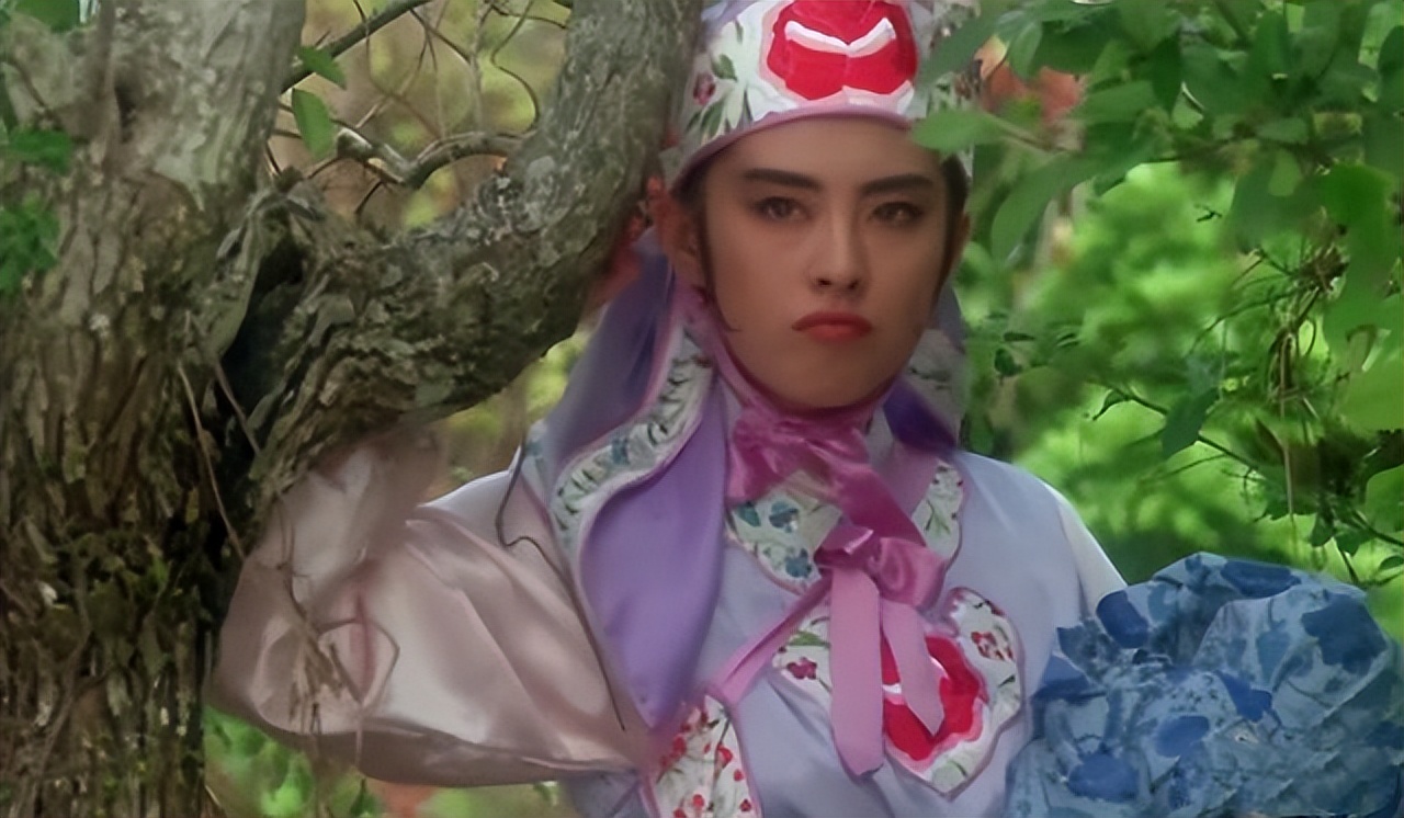 Liu Zhenwei's "East and West Accomplished", which was shot by hand, became a classic of Hong ...