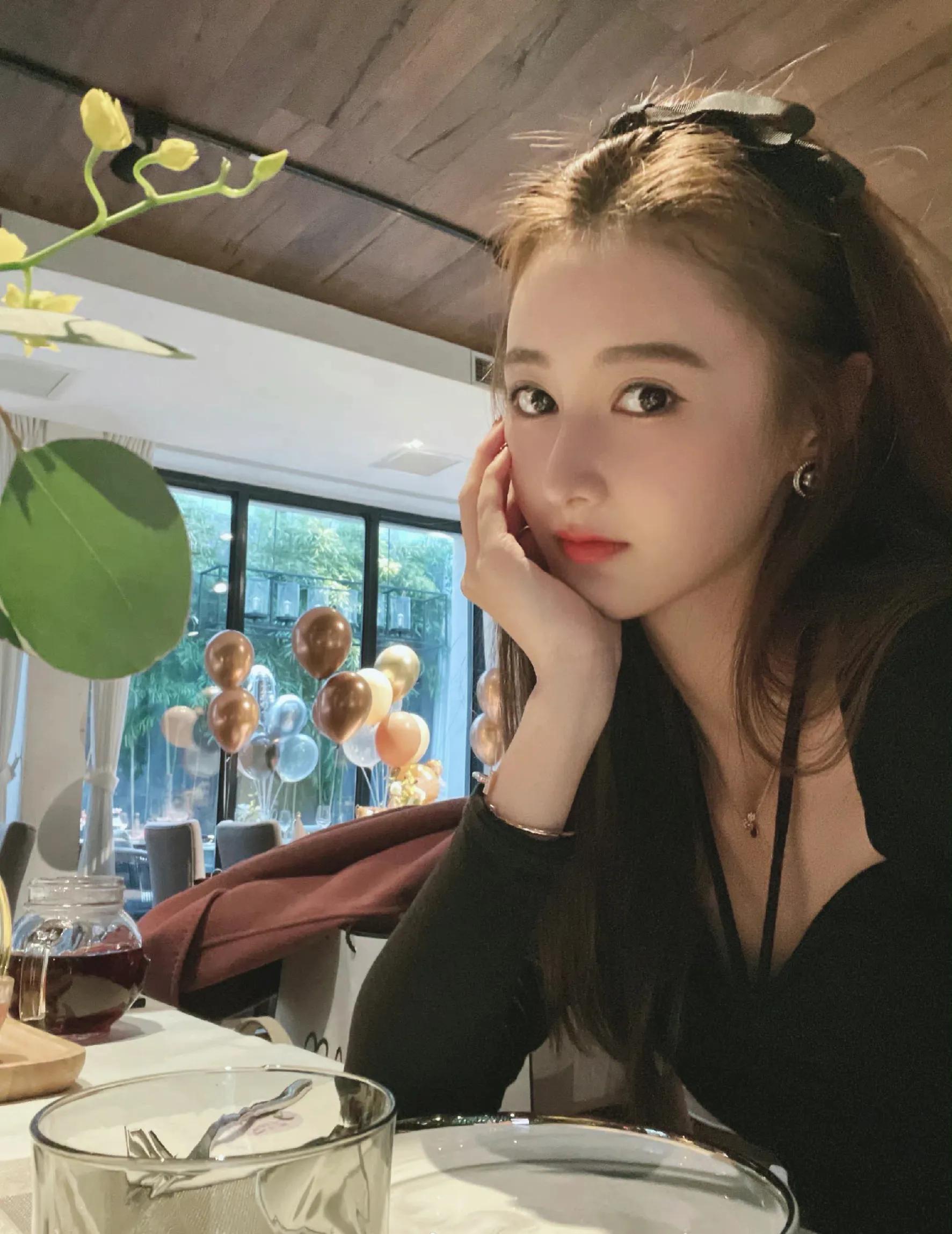 Just over 22 years old, the goddess-level lady, Ma Zehan - iMedia