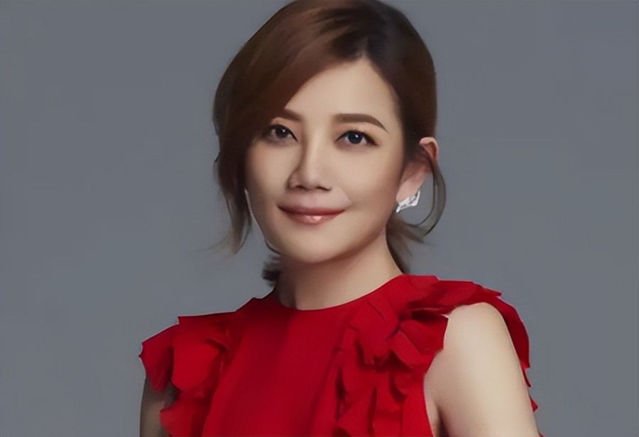 "The Voice" has a big change in the lineup of mentors, Andy Lau and Liang Jingru are in charge ...