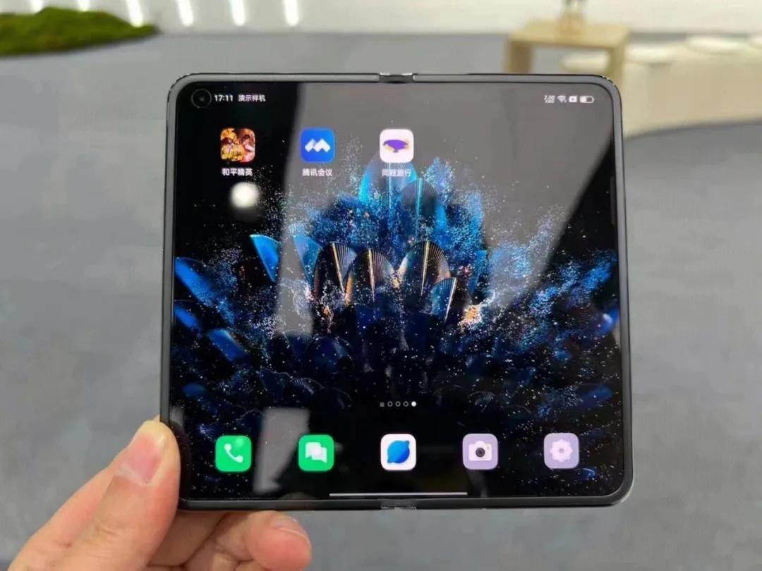 The development trend of folding screen mobile phones - iMedia