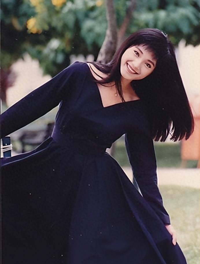 56-year-old virgin queen Fang Ji Wei! Comparable to Teresa Teng, she ...