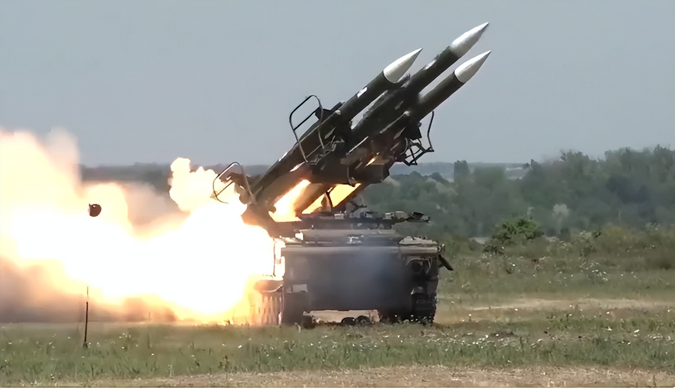 Two missiles rocketed into the air, and the red line of the Russian ...