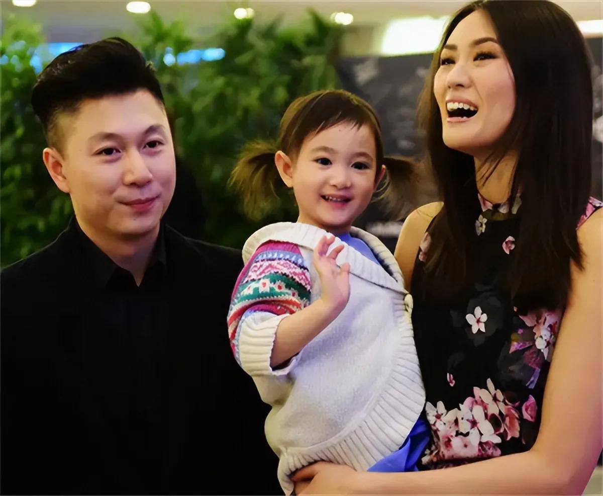 Angie Li spoke English throughout the show and asked her husband to ...