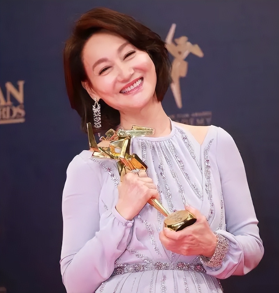 Hui Yinghong: Waiting for 50 years of love alone - iMedia