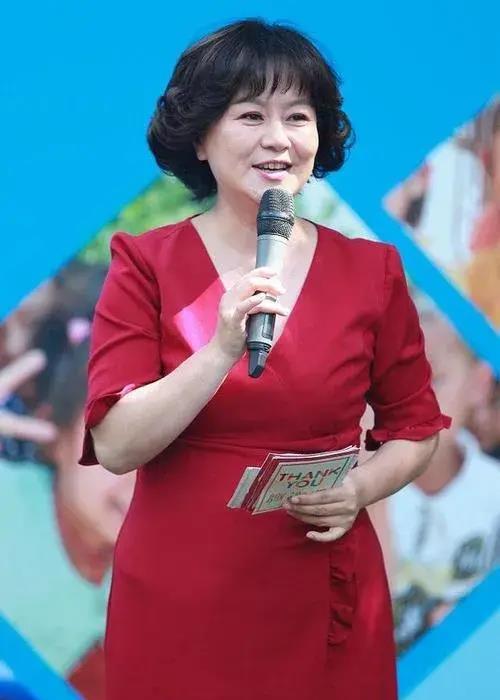 Ju Ping: A multi-talented host who meets true love on her second ...