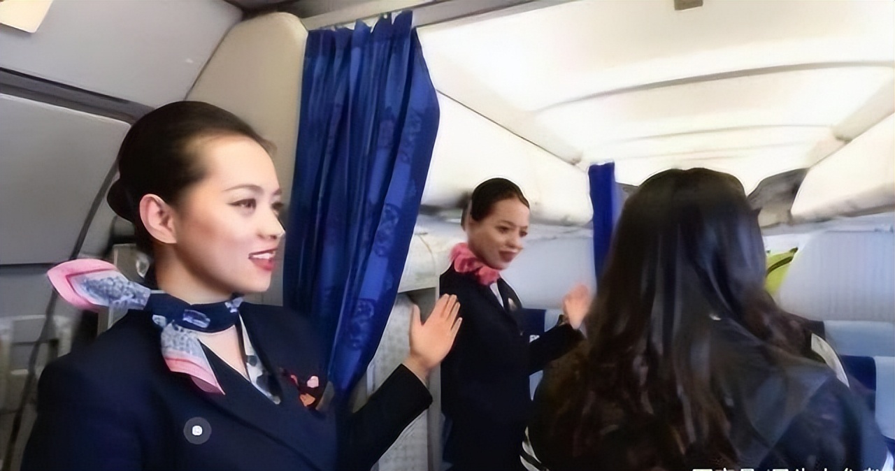 After the plane takes off, why draw the curtains of the first class ...