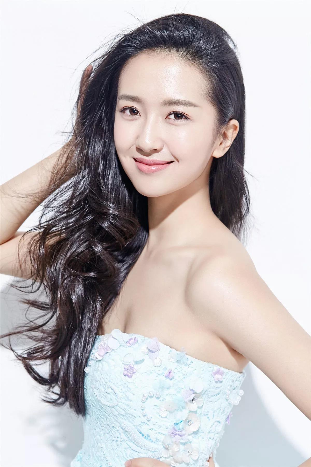 The sweet goddess Xu Lingyue: gentle and soft, exuding charming and ...