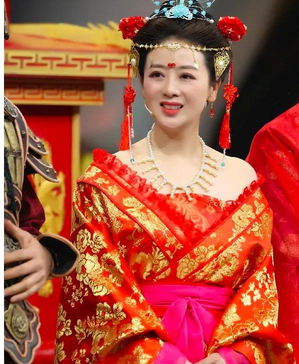 "On the wrong sedan chair": Why is Xiao Li Lin, who is as beautiful as ...