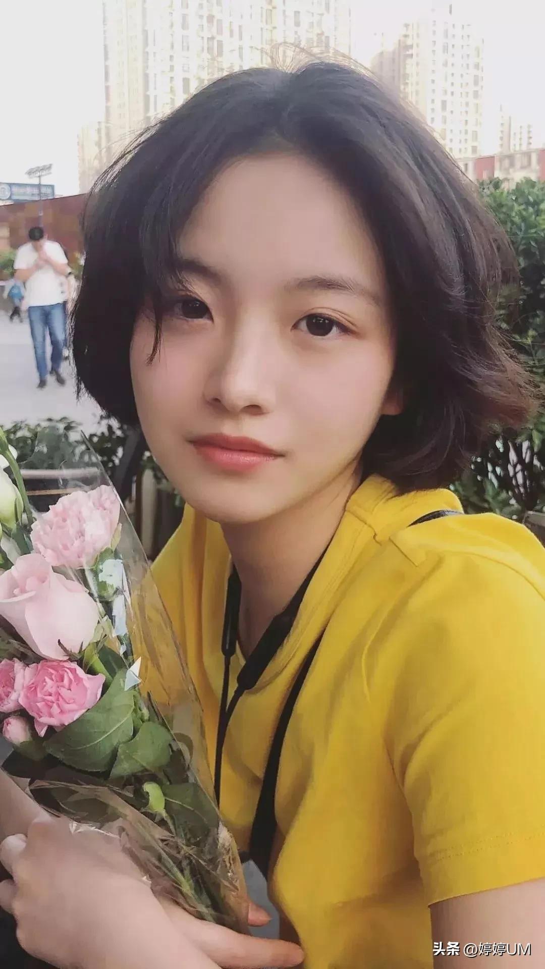 Li Gengxi's wallpaper selection, sweet smile, online acting, excellent ...