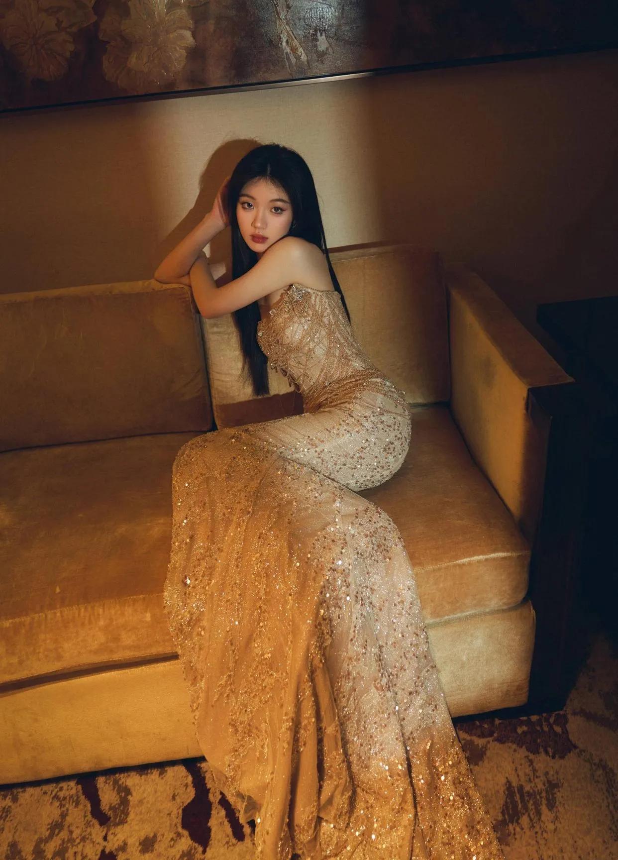 Shan Yichun: A female singer whose beauty is as exquisite as an oil ...