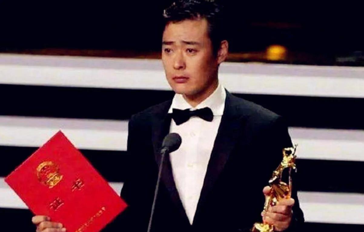 Zhang Tong went from the screen to the stage of the drama, and his ...