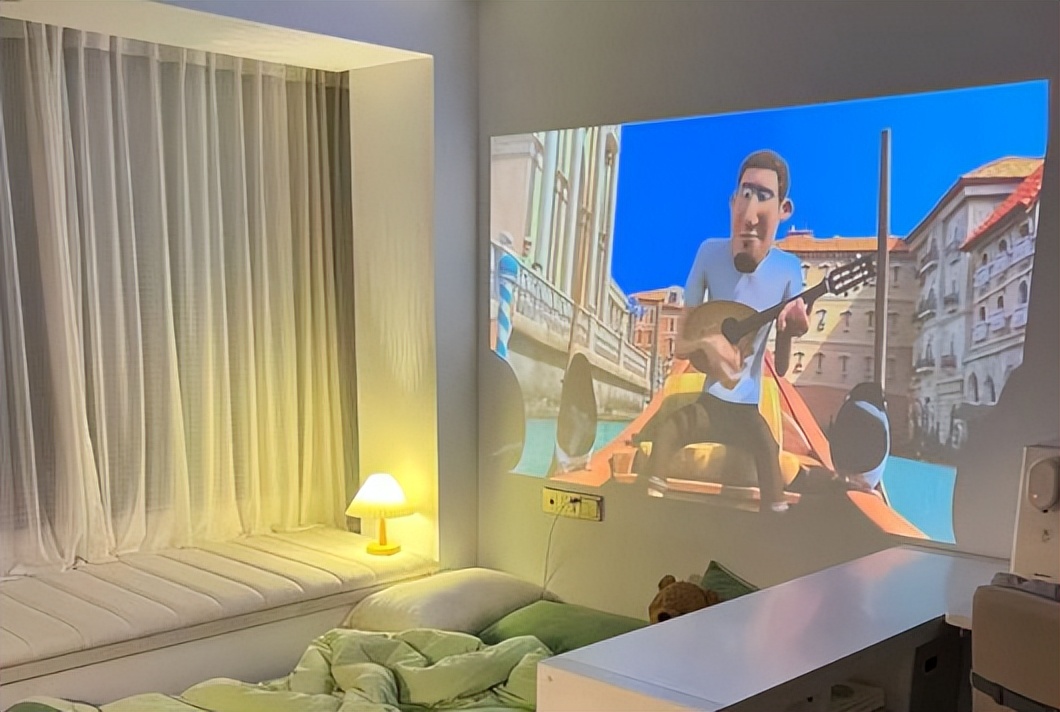 If you don't know how to choose a projector, be sure to read this ...