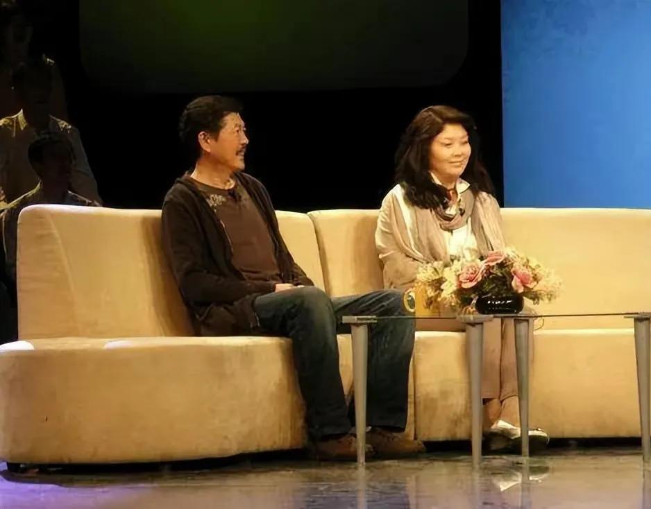 The information of Luo Jingmin's second wife was exposed: she is a ...