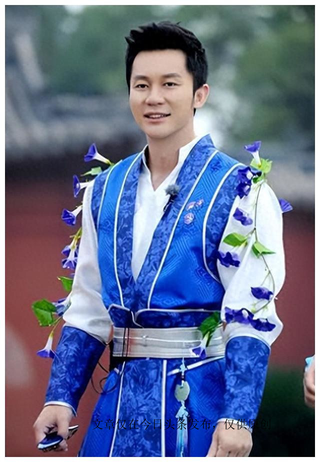 After 44-year-old Li Chen played with Zhang Xinyu and Fan Bingbing, he ...