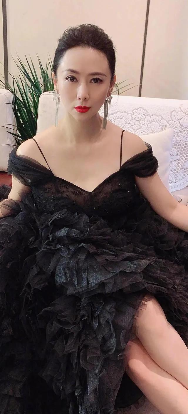 Weng Hong, who is over half a century old, still has charm - iMedia