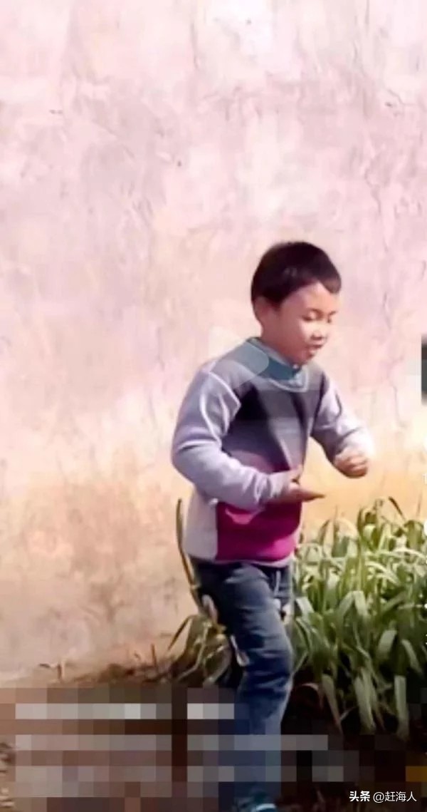 Look at the 14 photos Hu Xinyu left to this world, maybe you can find ...