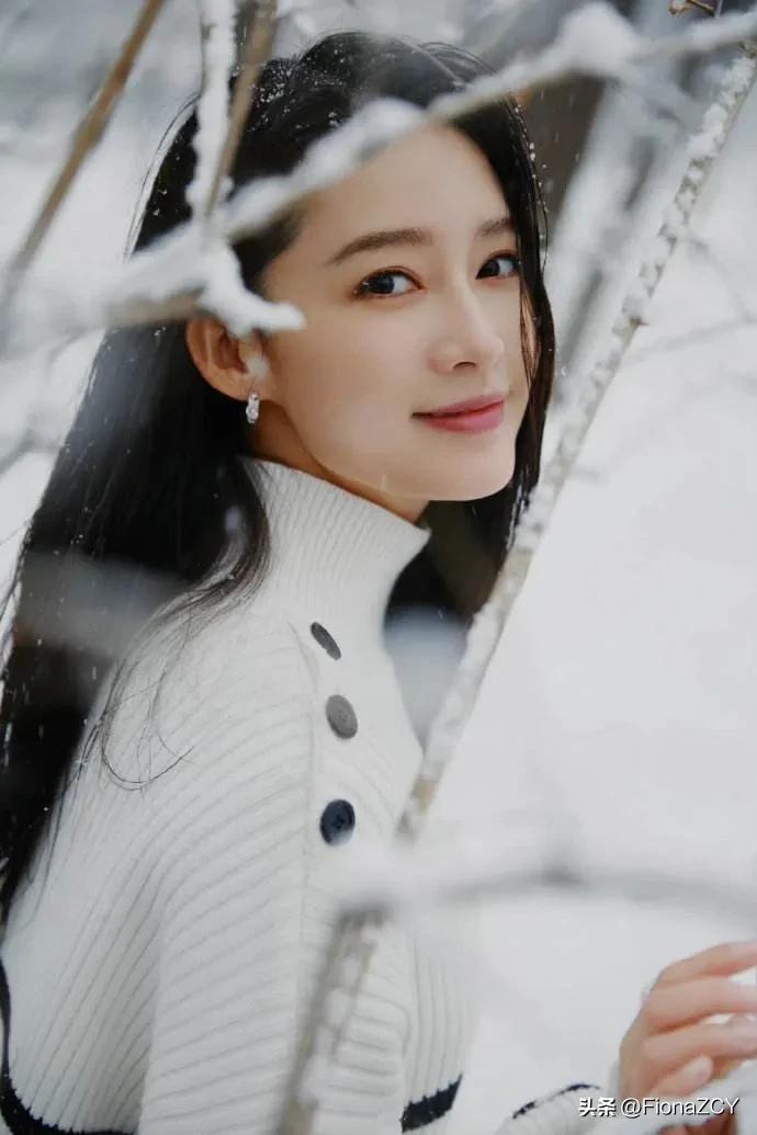 Li Qin's appearance and figure coexist, so beautiful - iMedia