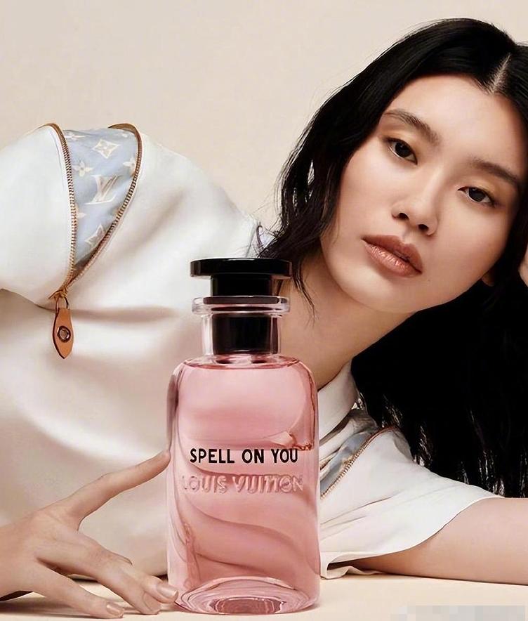 When He Youjun and Xi Mengyao made commercials, netizens mocked them as if they were supermodels ...