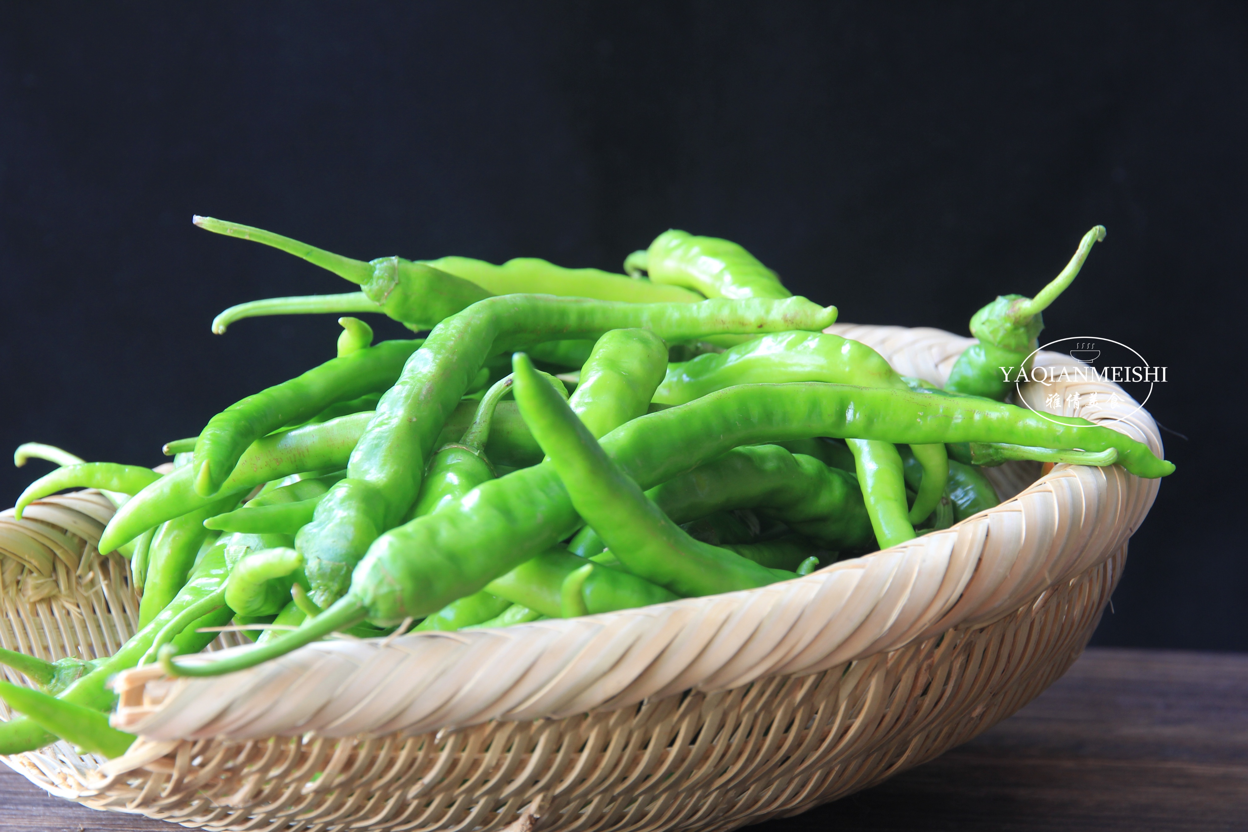 Hunan Stir-fried Pork is the favorite of Hunan people. It is fragrant ...