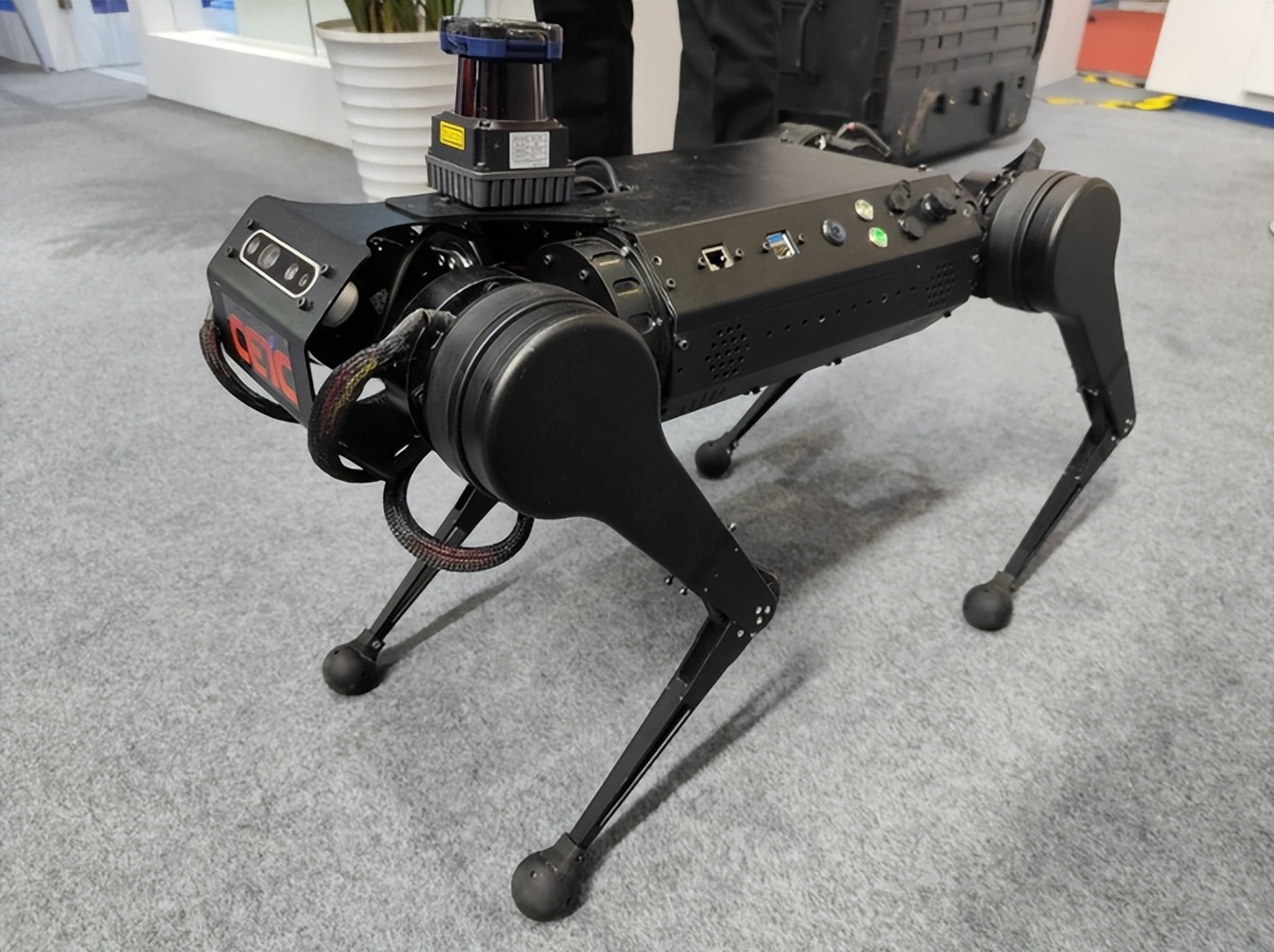 High-tech war in the future: no war without guides, missiles will flood ...