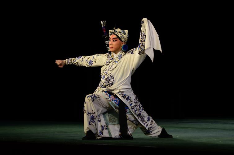 Yu Rongguang debuted for 40 years and had zero scandals. He earned ...