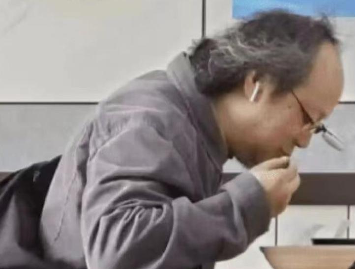 It is also Dou Wei's gene. Comparing Faye Wong's daughter with Gao Yuan ...