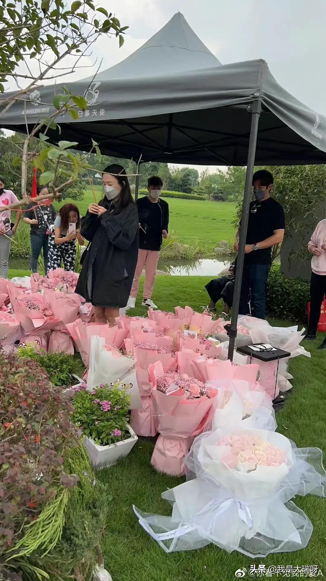 The sixth anniversary of Qiao Renliang's death!Chen Qiaoen brought her ...