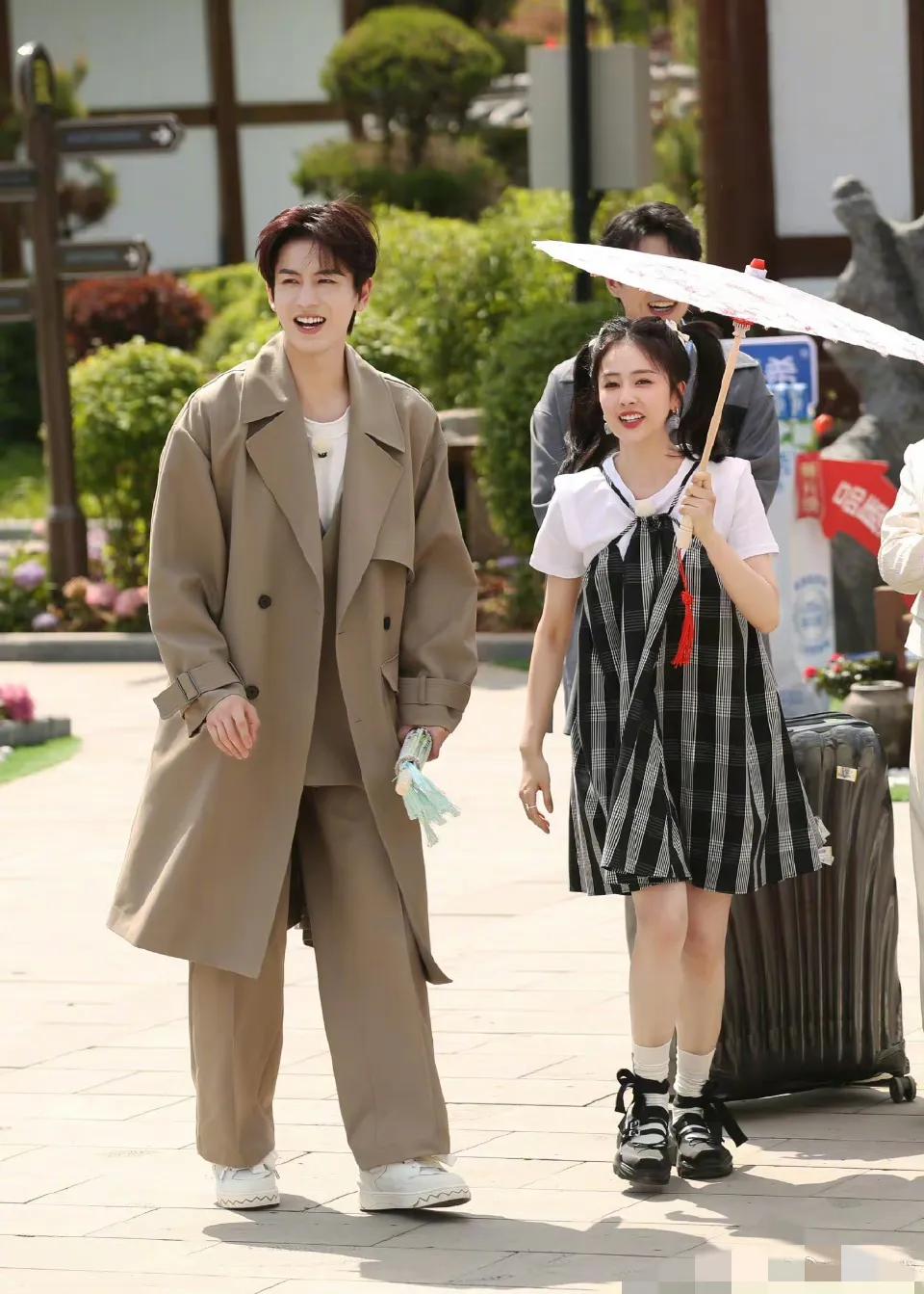 Bailu Zhang Linghe is in the same frame for the first time after the rumors of breaking up ...