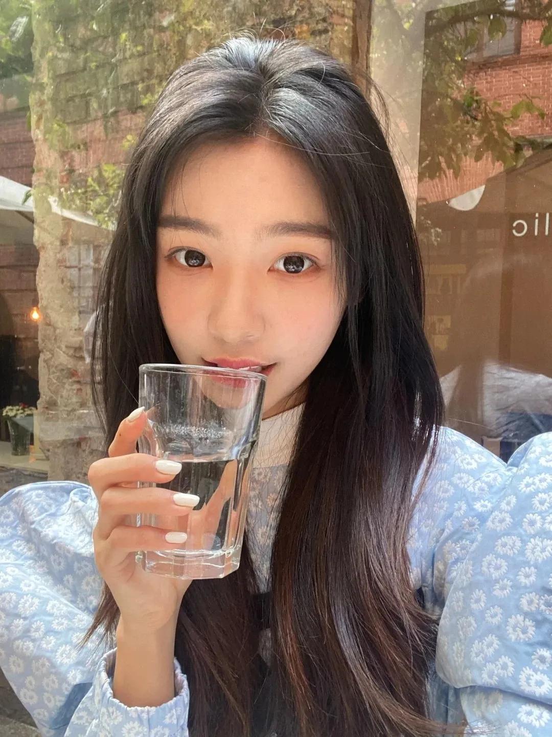 "Goddess of Pure Desire" Yi Mengling - iMedia