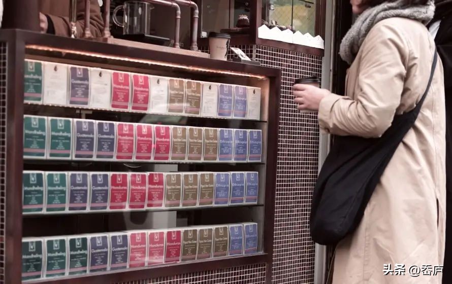 Only 1 square meter "cigarette box" cafe - iNEWS
