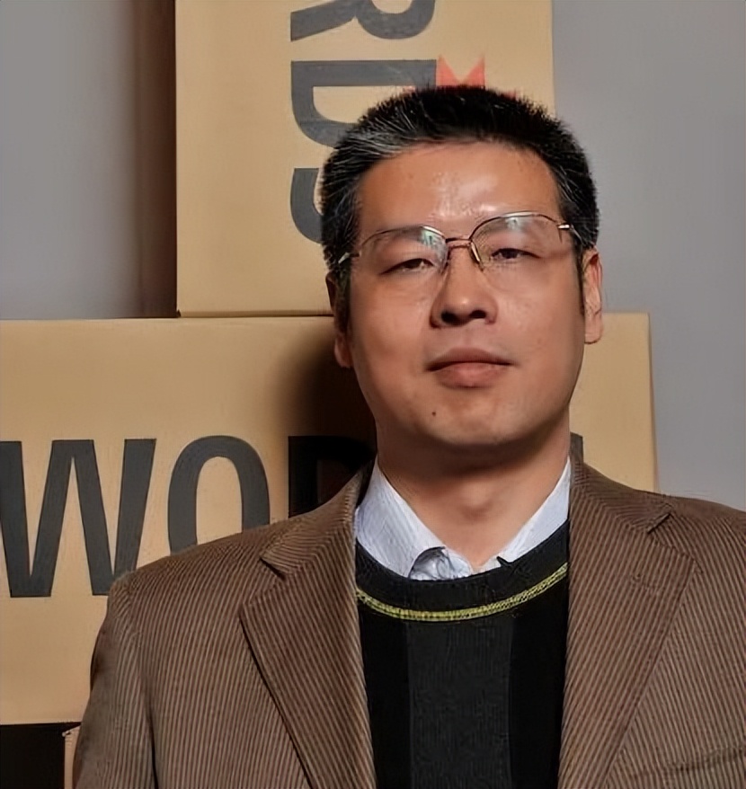 Yisha, the originator of "shit and urine poetry", became famous with ...