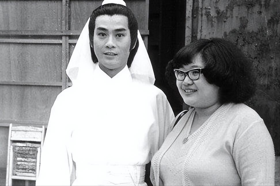 Falling in love with "Playboy" Zheng Shaoqiu, and even his older ...