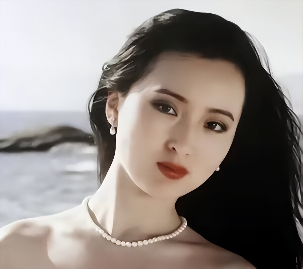 Only after watching the modern outfits of "Sister Lin" did I know how "refined" Chen Xiaoxu is ...