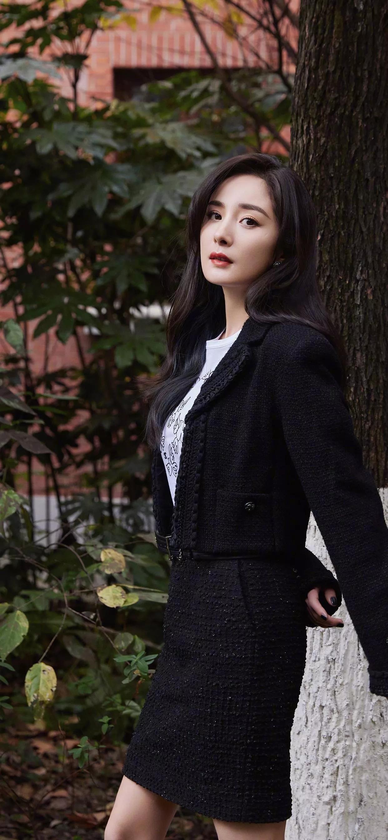 Star Wallpaper - Issue 127 - Yang Mi - iNEWS