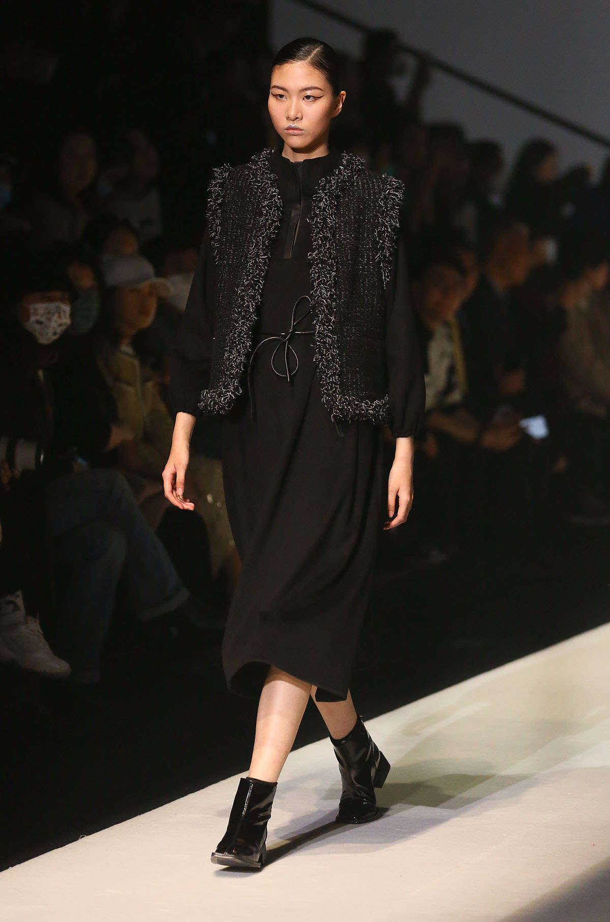 Designer Li Qingwei brings new works to AW23 China International ...